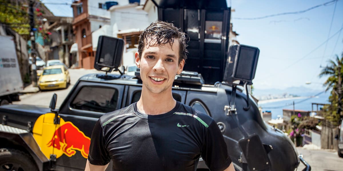 Stunt rider Aaron Colton raises funds for SCI research