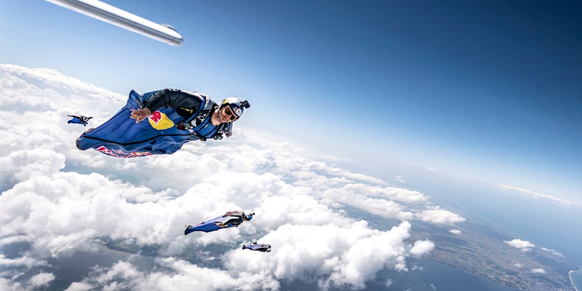 Skydiver Max Manow beschreibt sein Leben in 15 Fällen