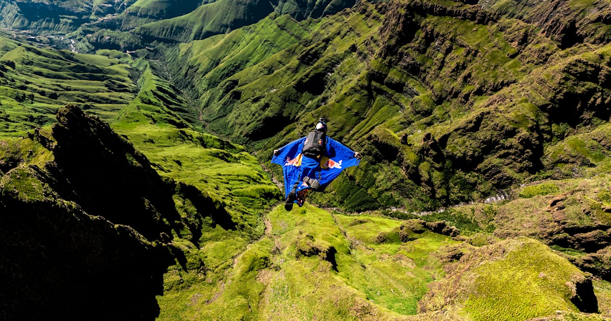 Red Bull 360° Experience: Miles Daisher bridge jump VR