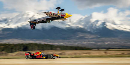 From Castle to Castle: Red Bull Racing show run Prague