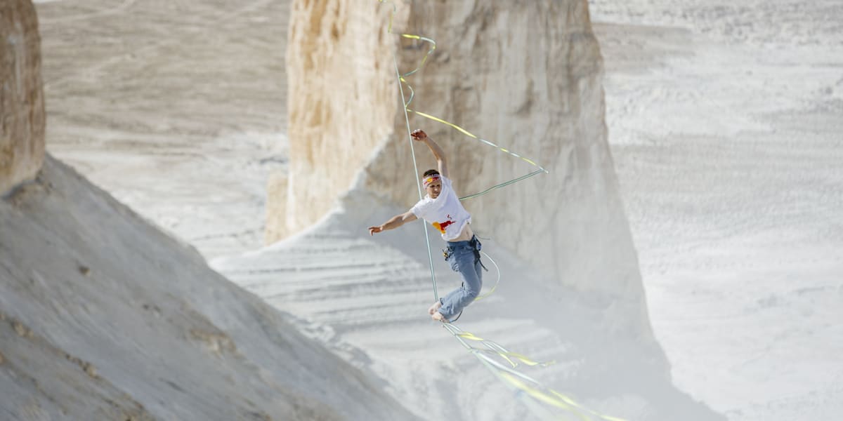 Jaan Roose: Slacklining a Mangystau in Kazakistan