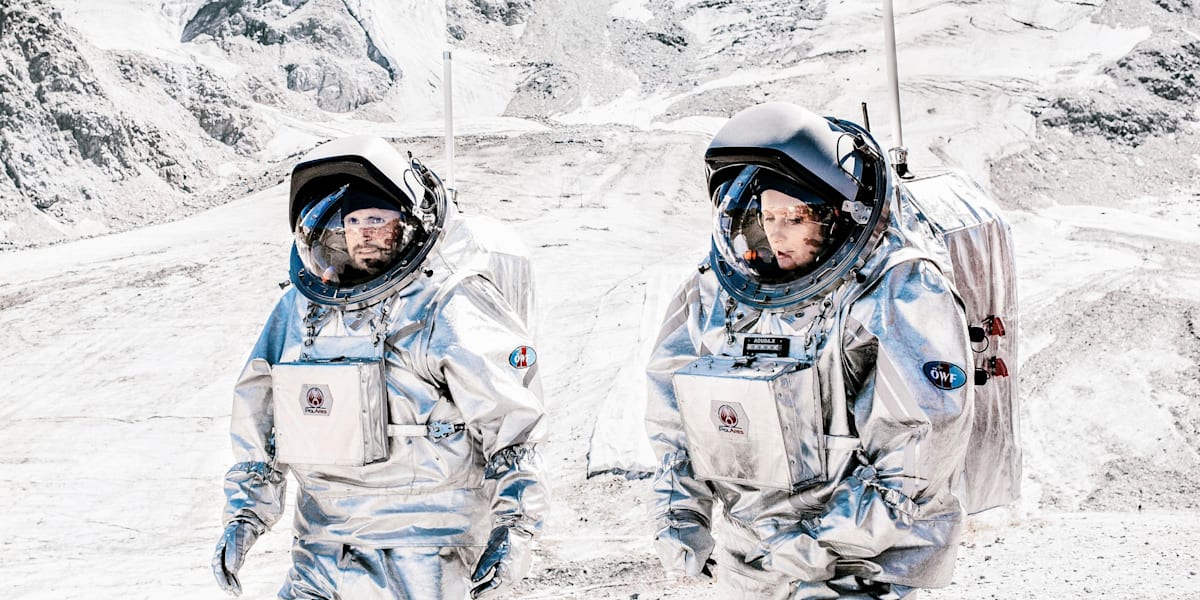 Analog astronauts training for manned mission to Mars