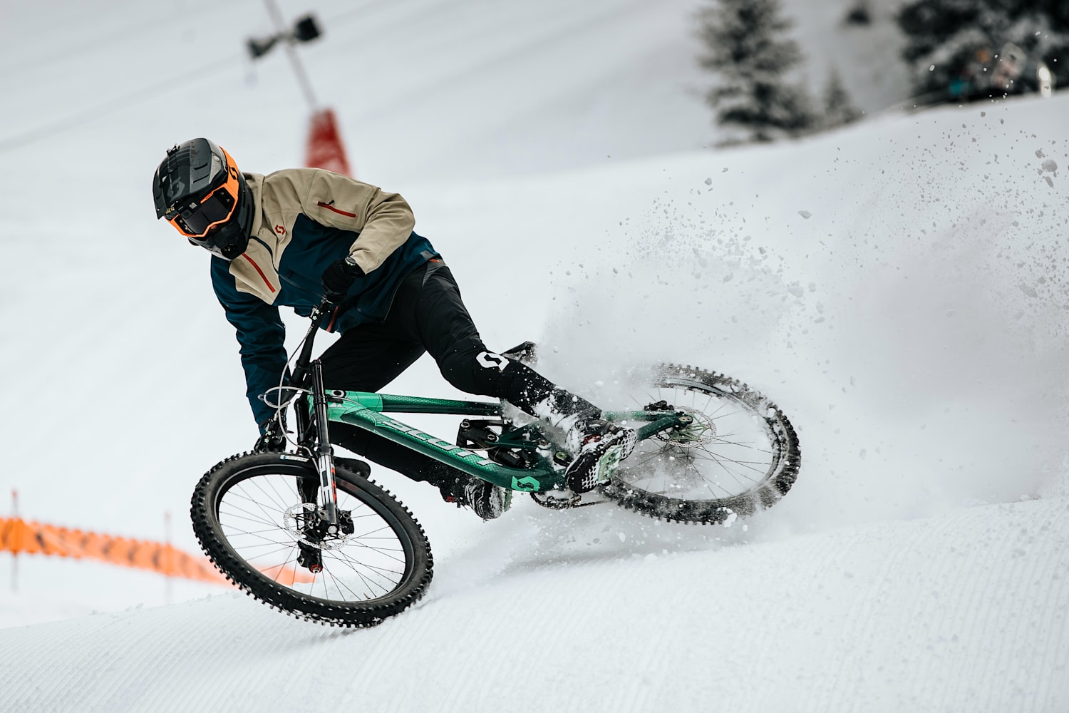 The Old World extra: Vincent Tupin explores Châtel