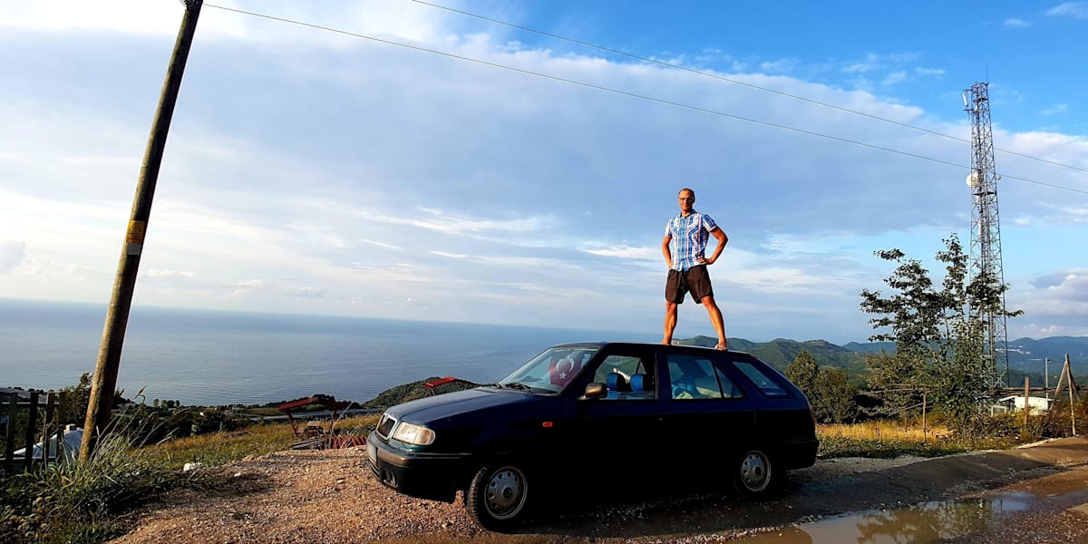 Felicií za 5 tisíc na Kavkaz. Příběh / deník dobrodruhů