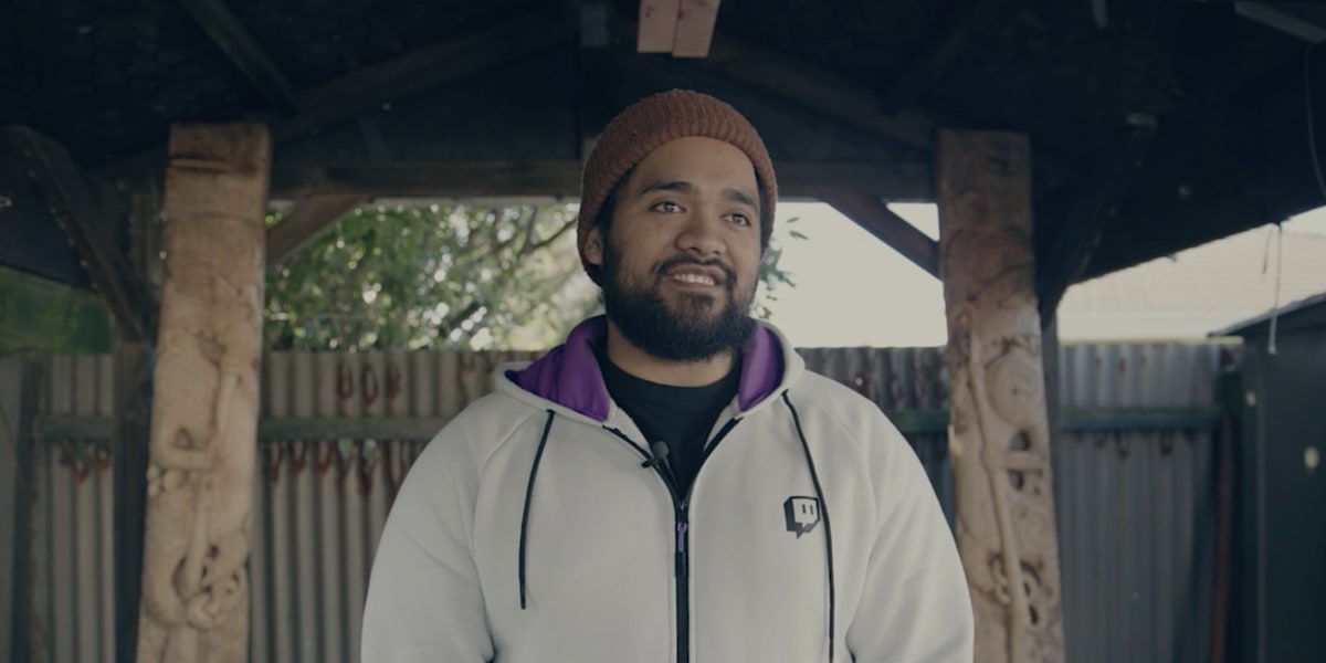 Broxh_ : NZ's viral star combining Twitch with carving