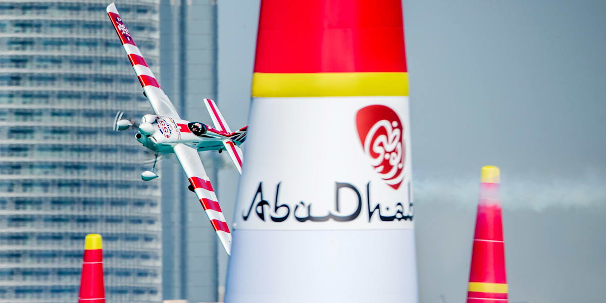 The best of the Air Race action from Abu Dhabi