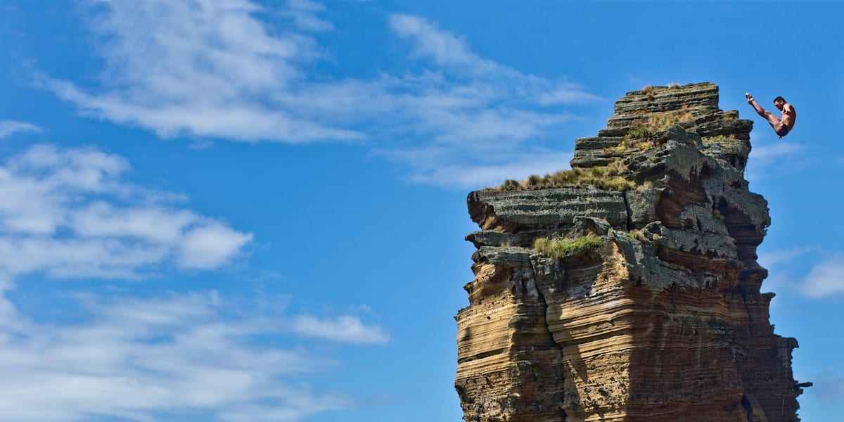 Red Bull Cliff Diving 2012 highlights: the best action