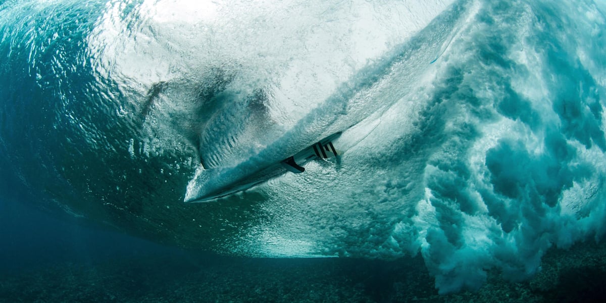 Hit & Run: See five Teahupoo waves from the Tahiti Pro