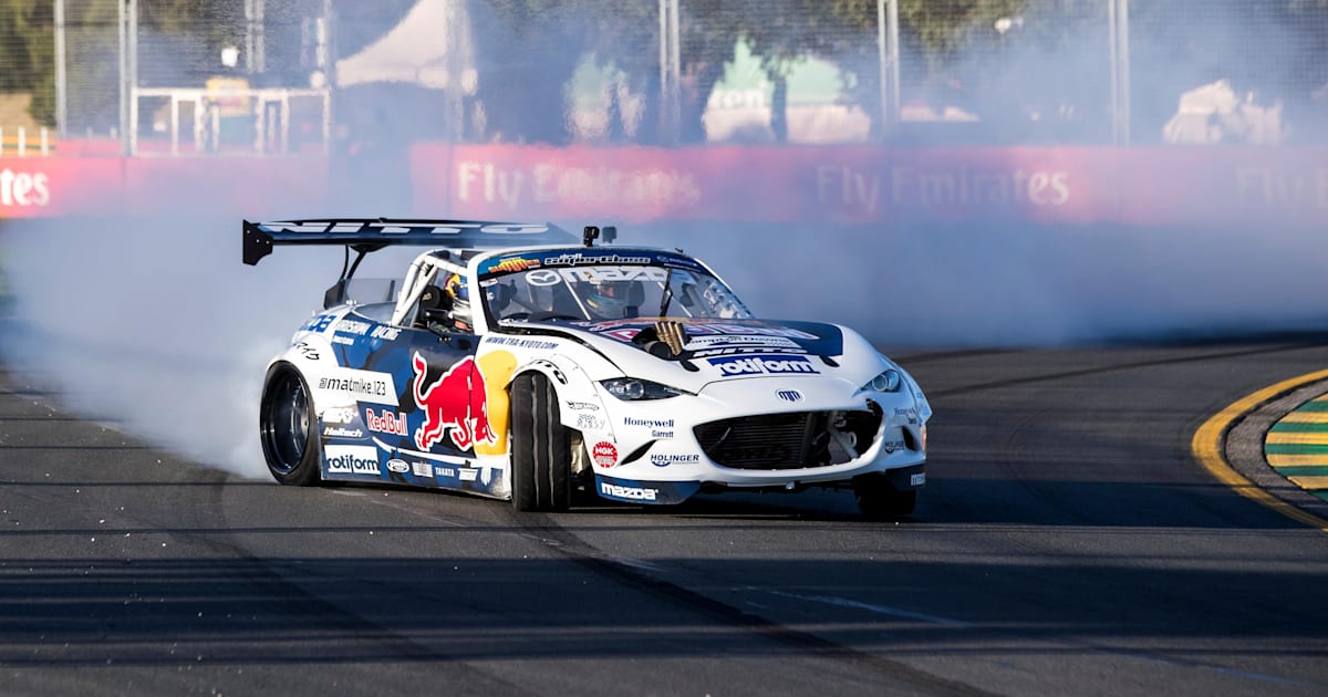 Daniel Ricciardo and Mad Mike Whiddett drifting +video+