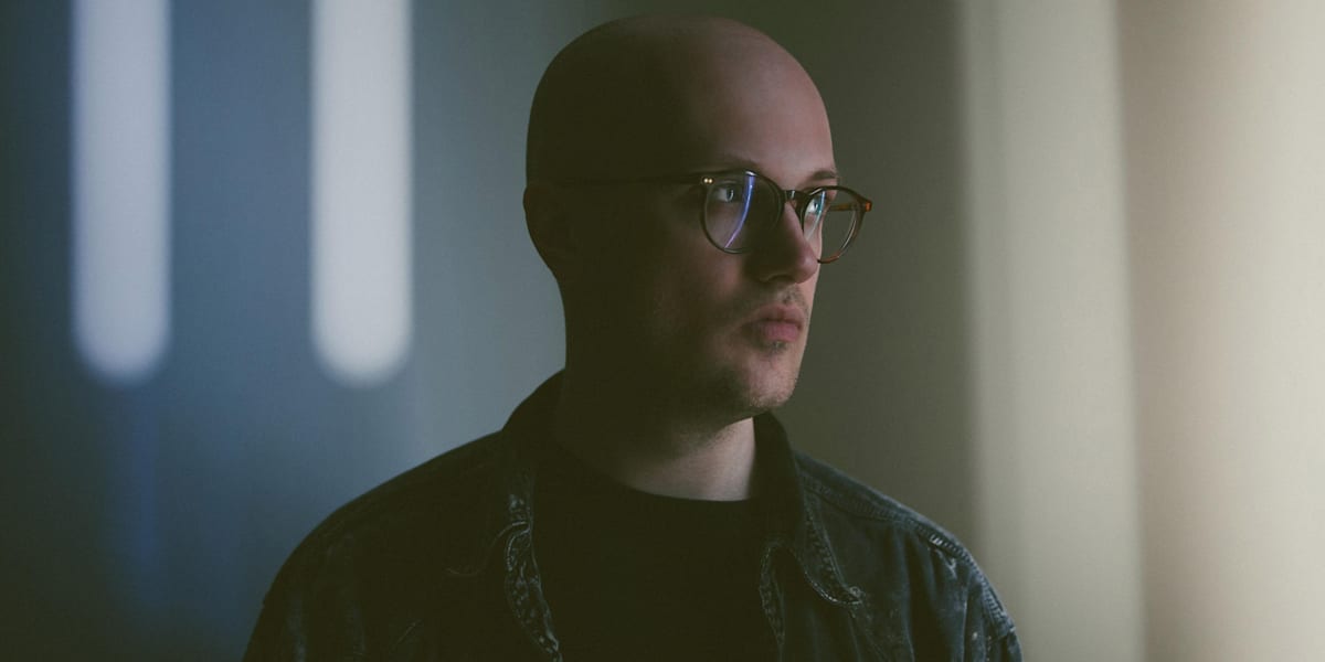 Ed Tullett: Escucha Saint, el primer tema de Fiancé