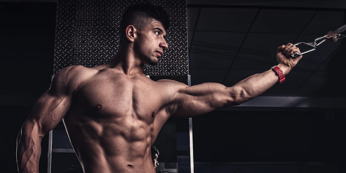 Un bboy e campion mondial si european la fitness