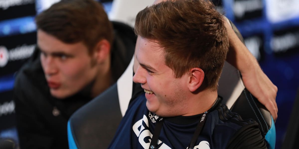 What CS:GO pro players do in their spare time ++video++