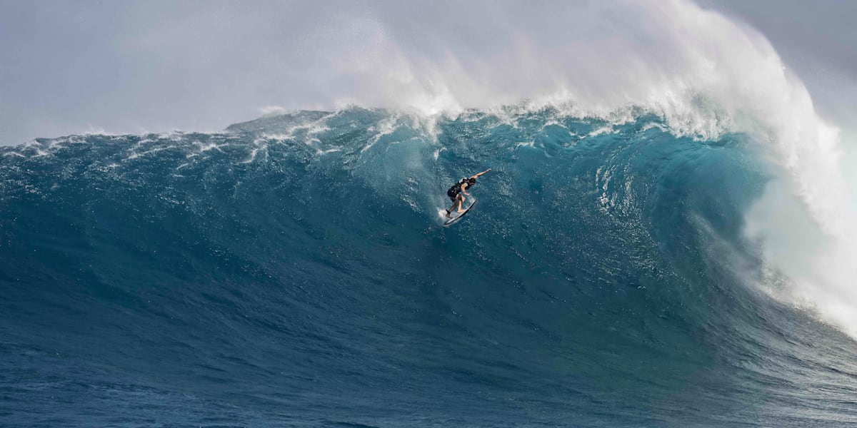No Contest: Behind-the-scenes Hawaiian surfing show
