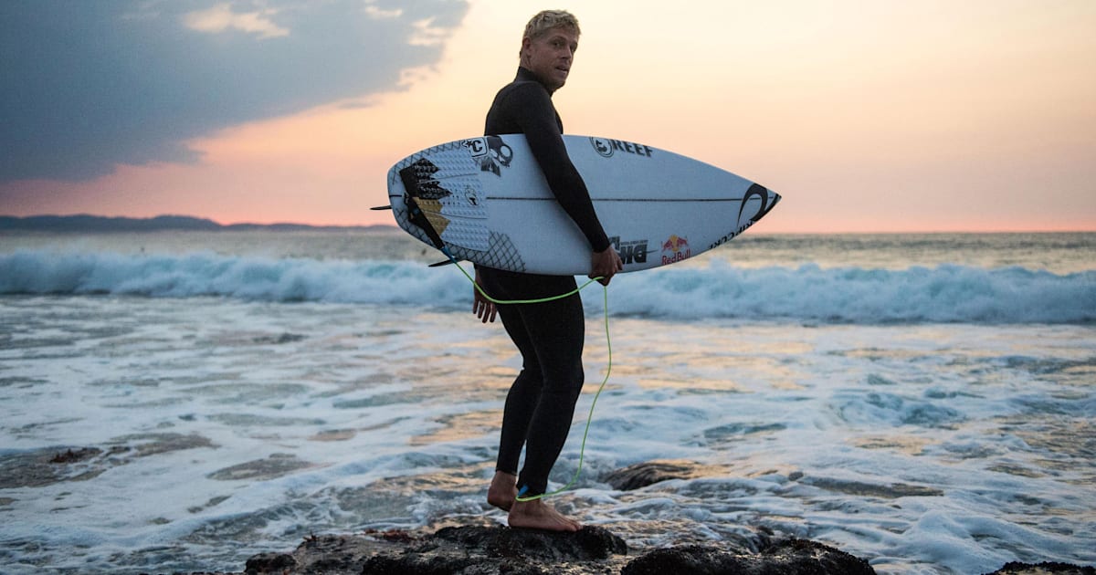 Surfer Mick Fanning attacked by shark during contest