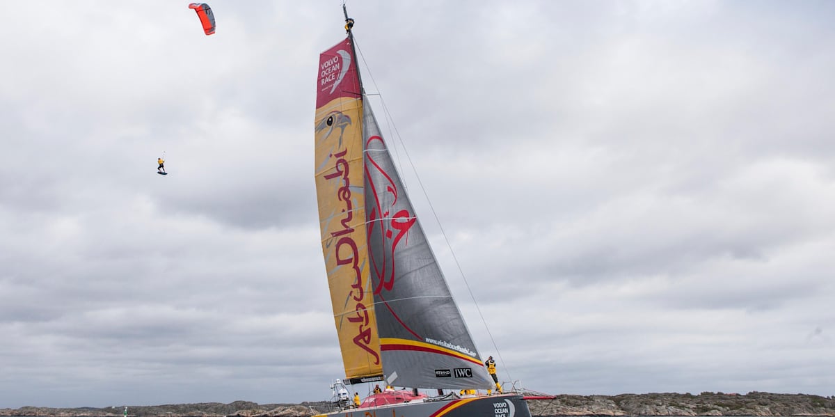 Kiting off the top of a boat