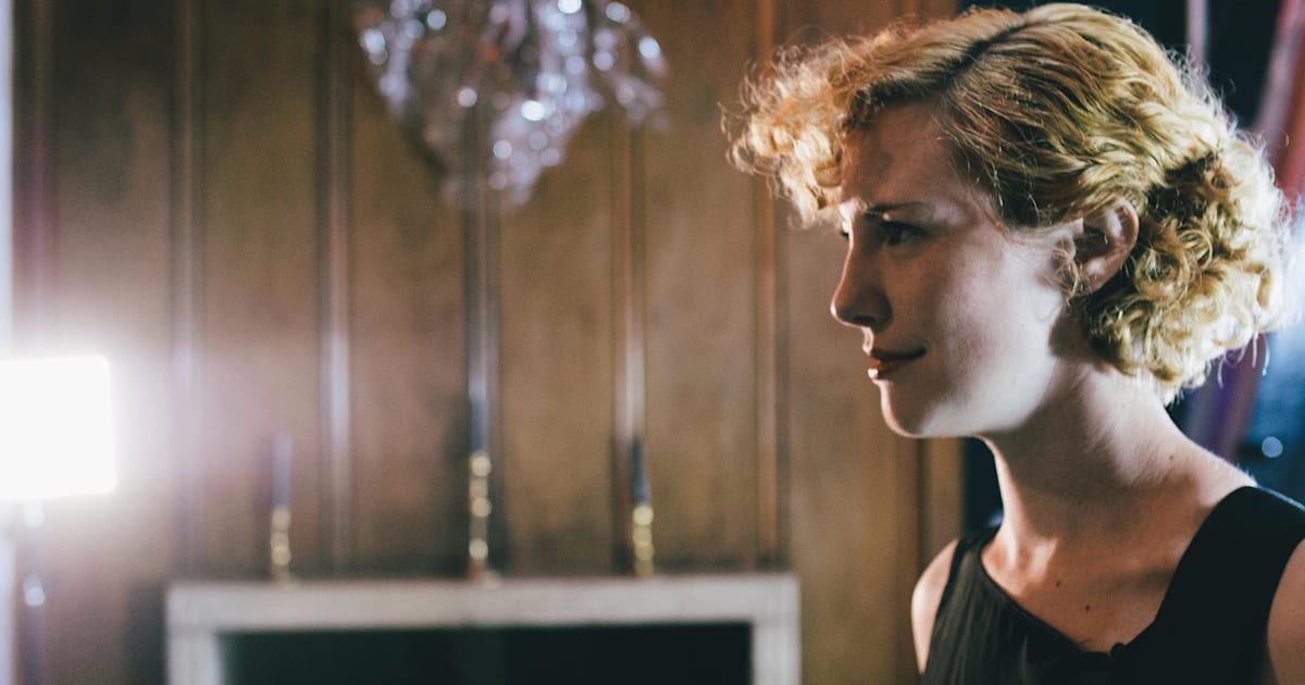 Singer Esmé Patterson performs a stripped back session