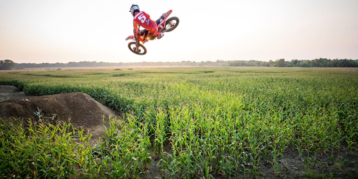 Ryan Dungey: Homegrown cornfield MX track ++Video++