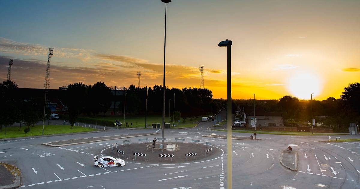 Mad Mike Whiddett drifts the Magic Roundabout