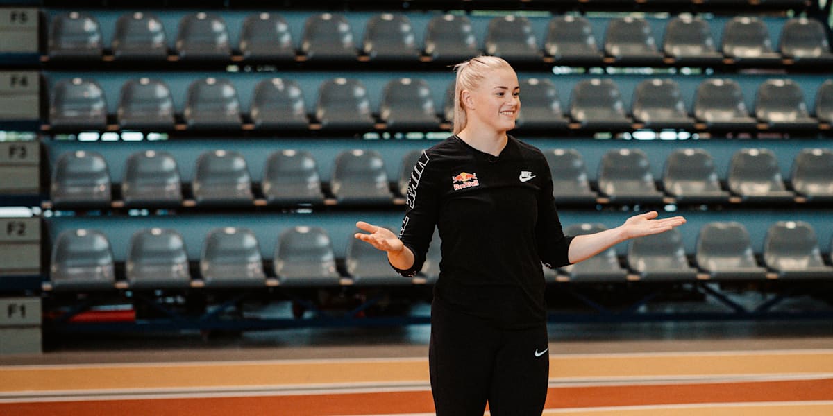 Red Bull Workout: Pystytkö tekemään kasakkakyykyn?