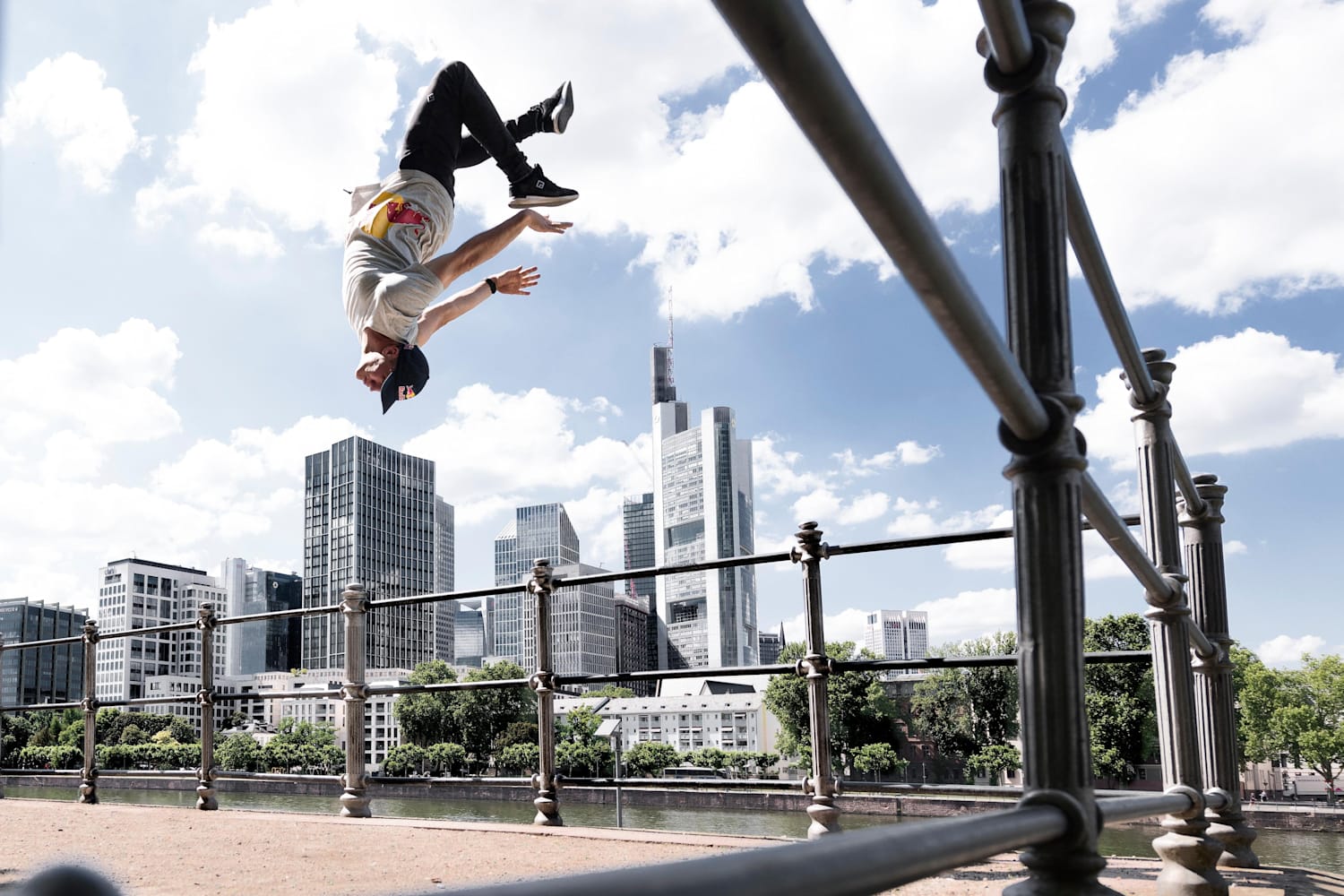 Freerunning: Jason Paul S1 E1: Running reverse