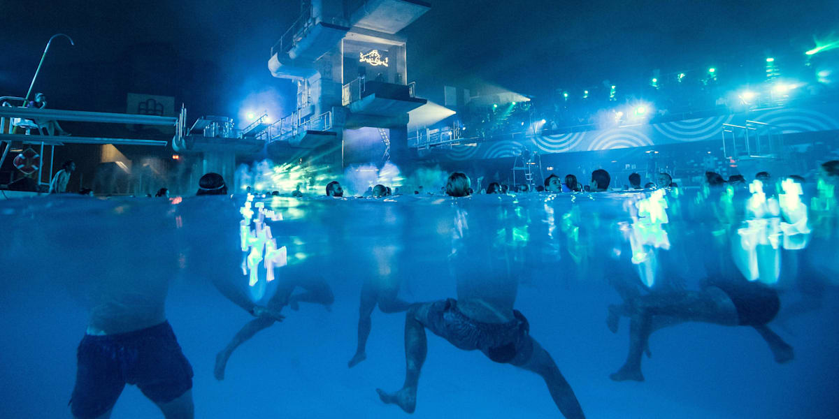 Wet Sounds: The club taking place in a swimming pool