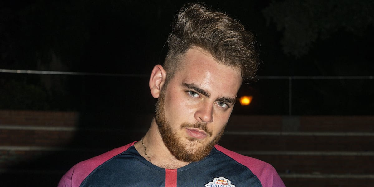 Mnak: Perfil de Gallo