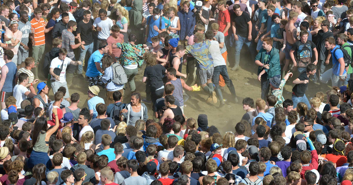 mosh pit reading