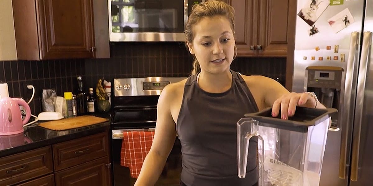 10am on a Tuesday with Sasha DiGiulian S1 E5 – climbing