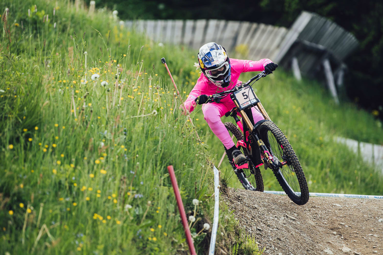 Tahnée Seagrave's Run Reaction: DH World Cup vlog – Ep2