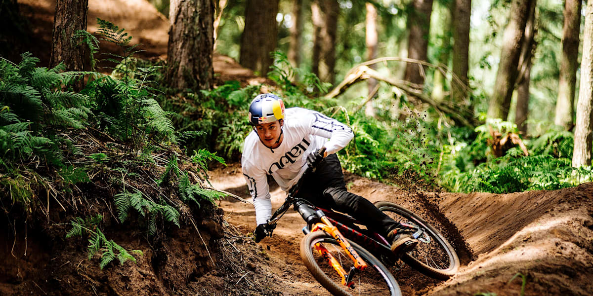 『Raw 100』：マット・ジョーンズ | MTB | 映像 | 100秒 | Matt Jones