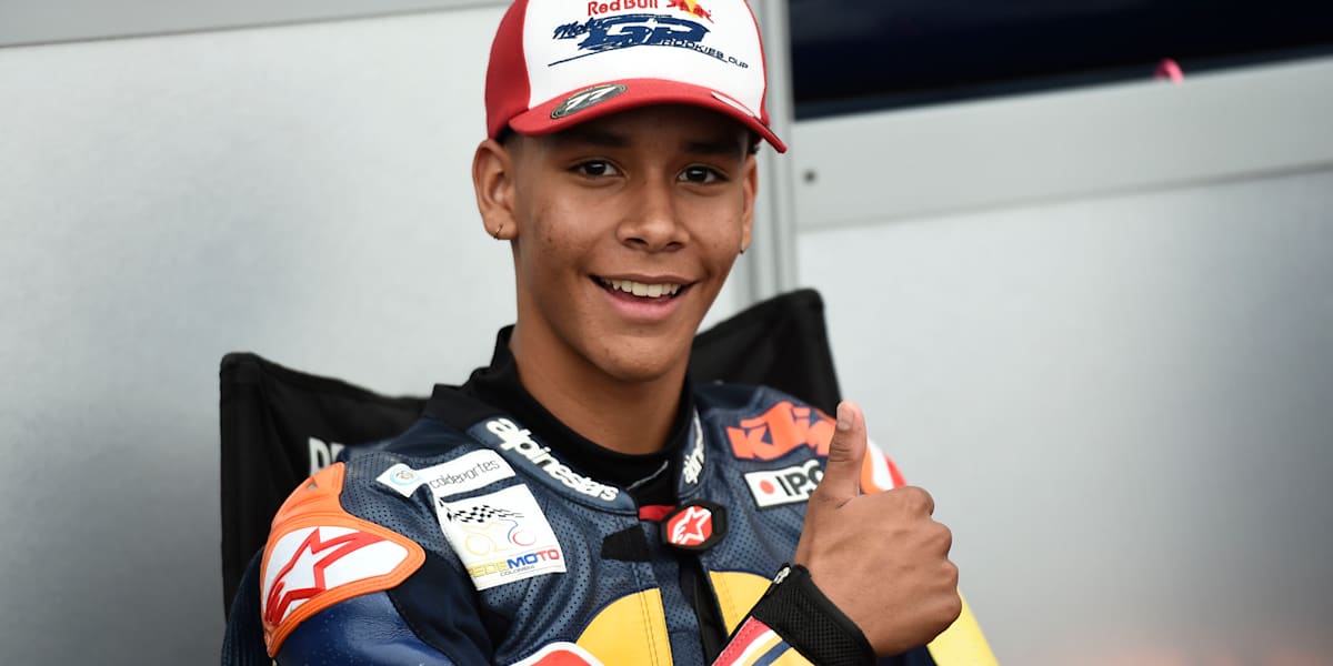 Blog | Nicolás Hernández learning a new track a