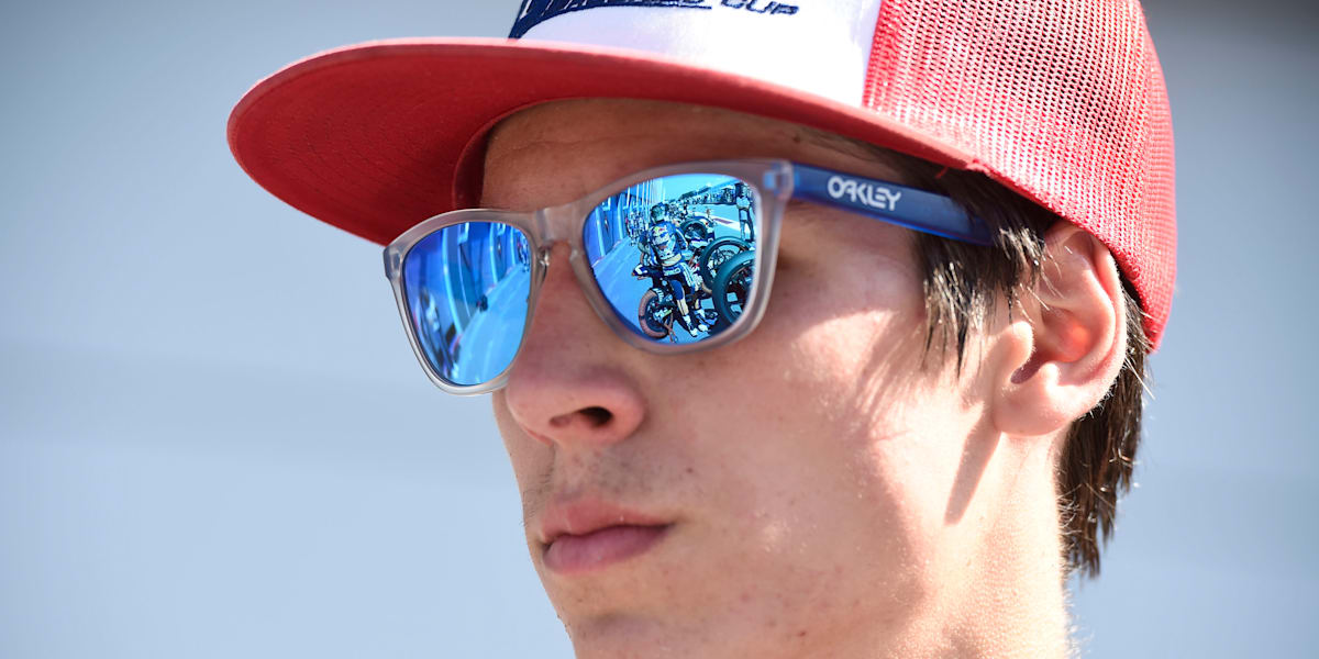 Blog | Sean Kelly leading from the front row in Assen