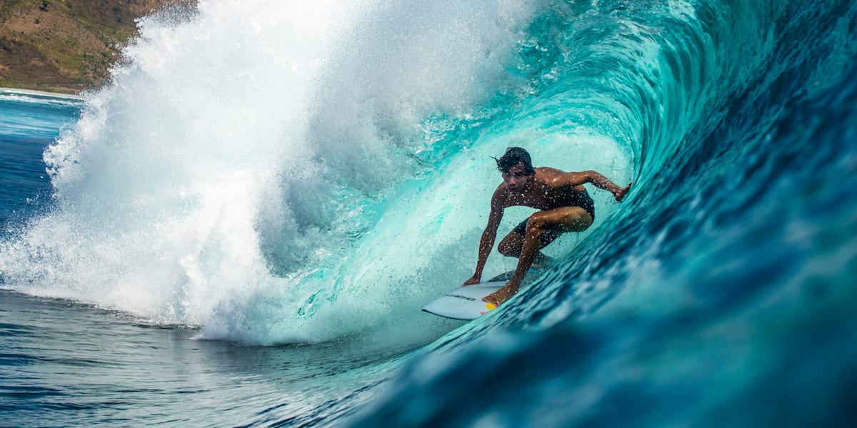 Surf Sessions S4 E11: riding Desert Point – video