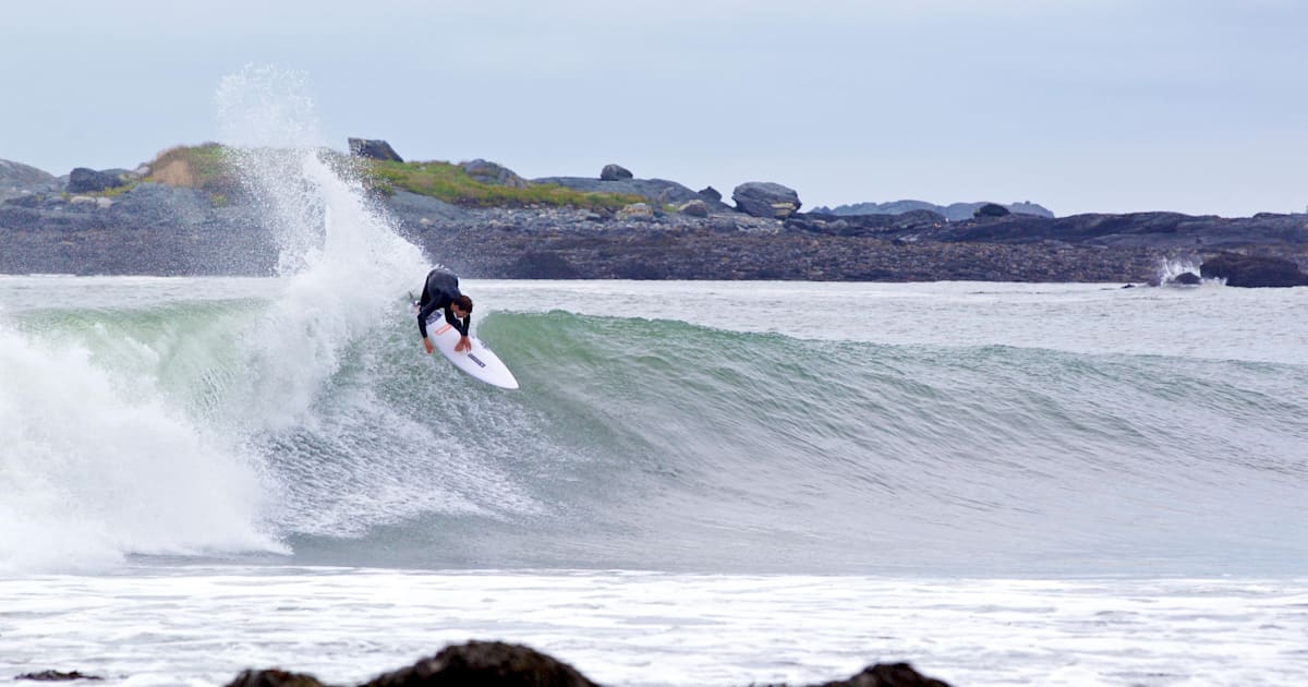 Surf Sessions S10 E1: Andrew Mooney surfs Canada