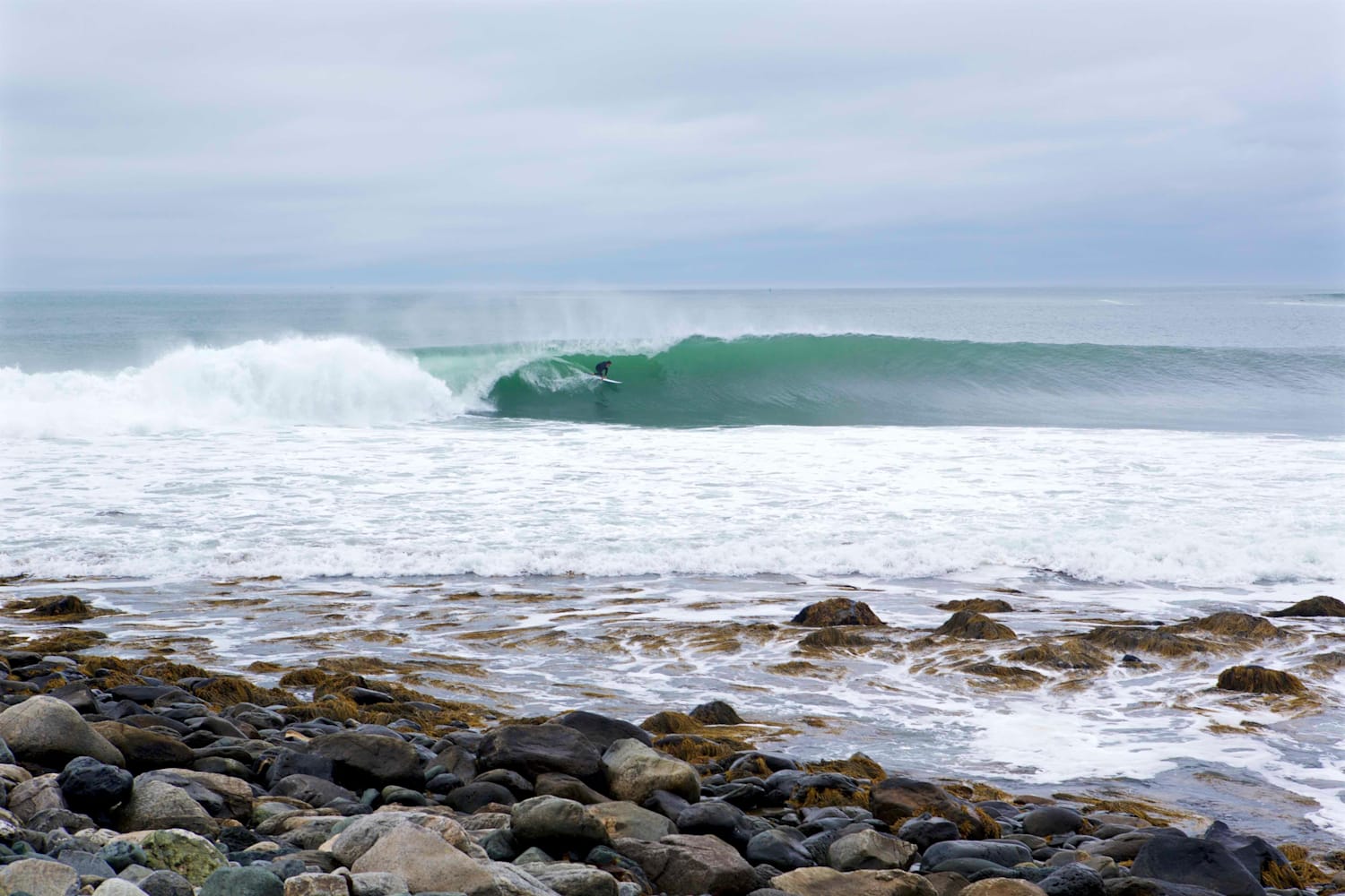 Sessions: Andrew Mooney surfing waves in Canada – video