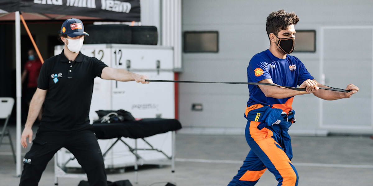 Warm-up for racecar drivers: Pre-race warm-up routine