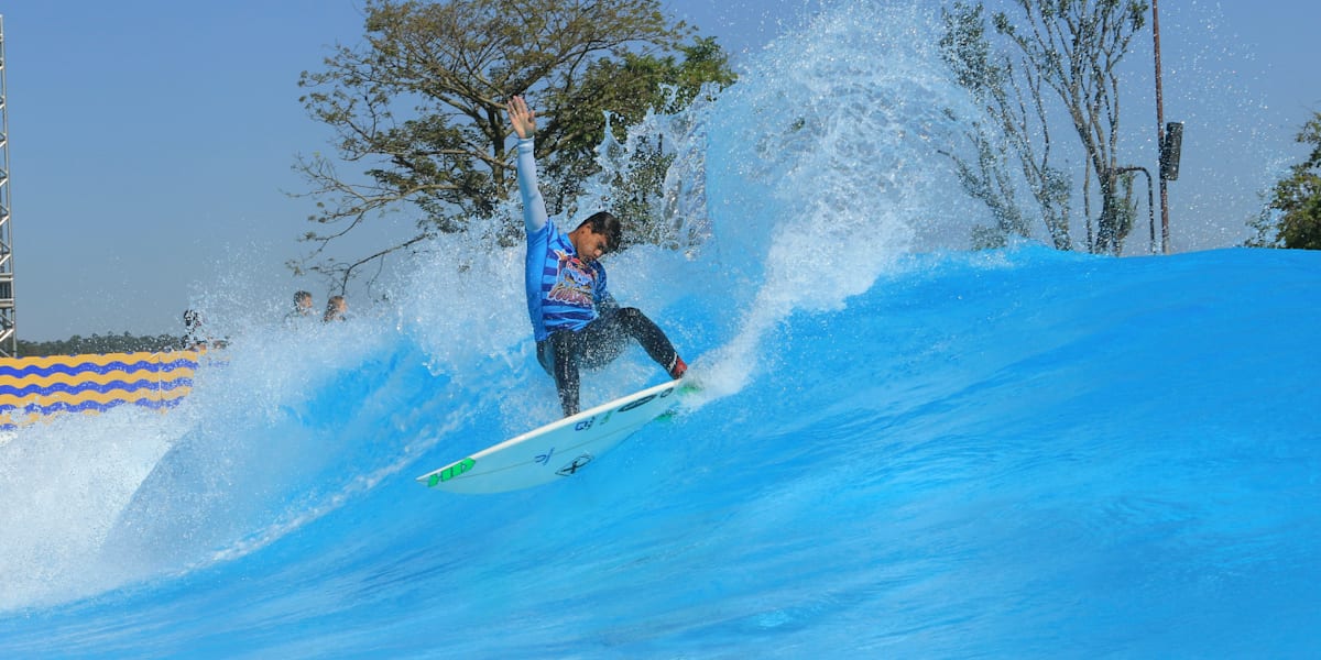 Red Bull Pool Clash: inovação na piscina de ondas