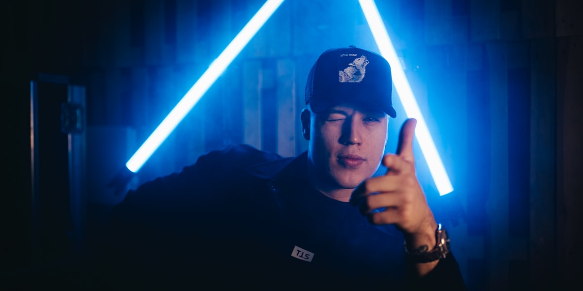 T. Danny-vel folytatódik a Sávlekötő 3. évada!