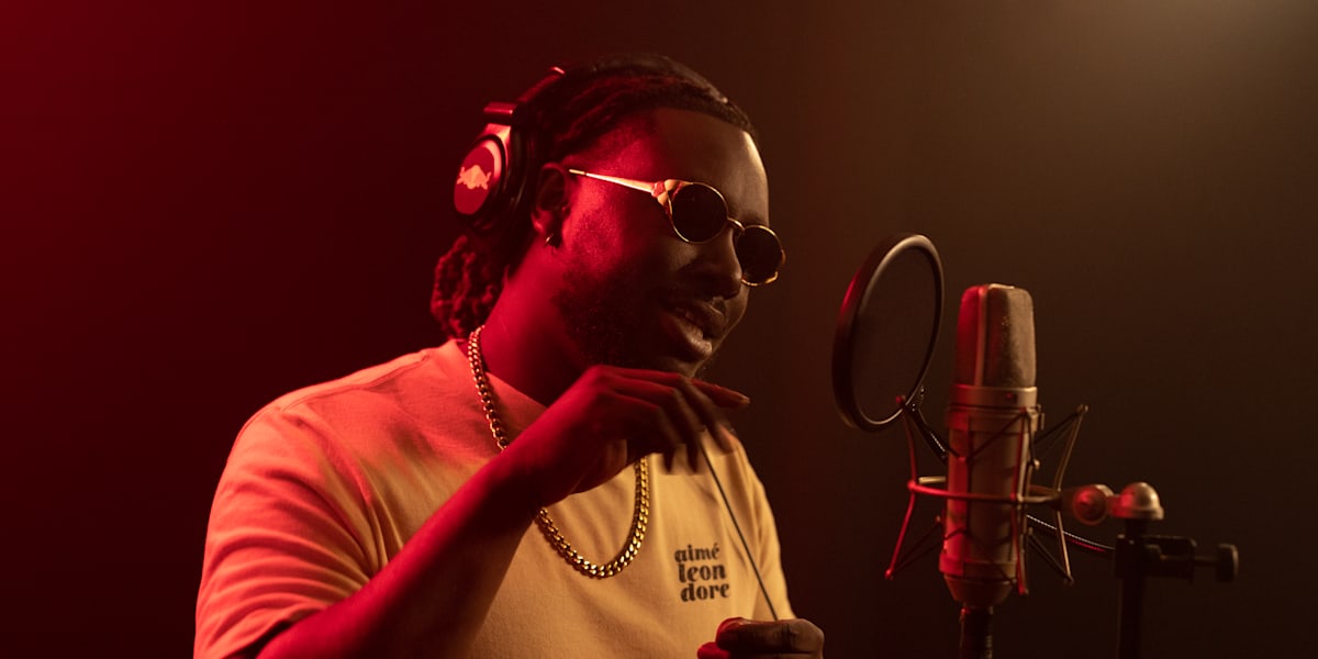 Dit zijn de lyrics van Darrell Cole's Red Bull 64 Bars!