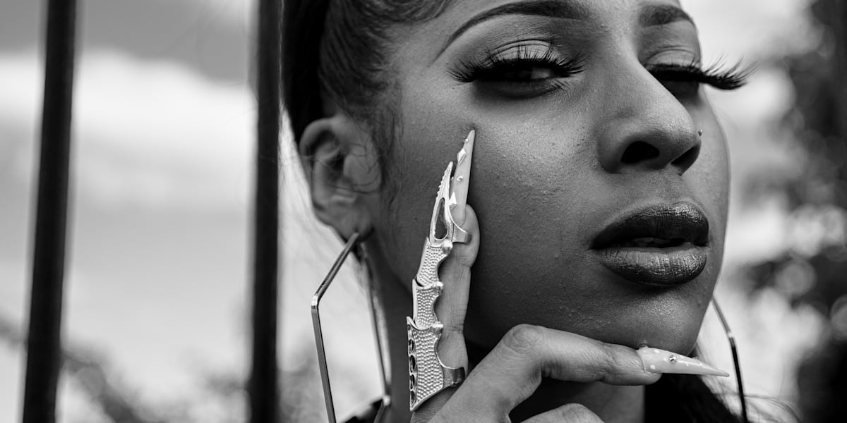 Flat Out with Miss Kam