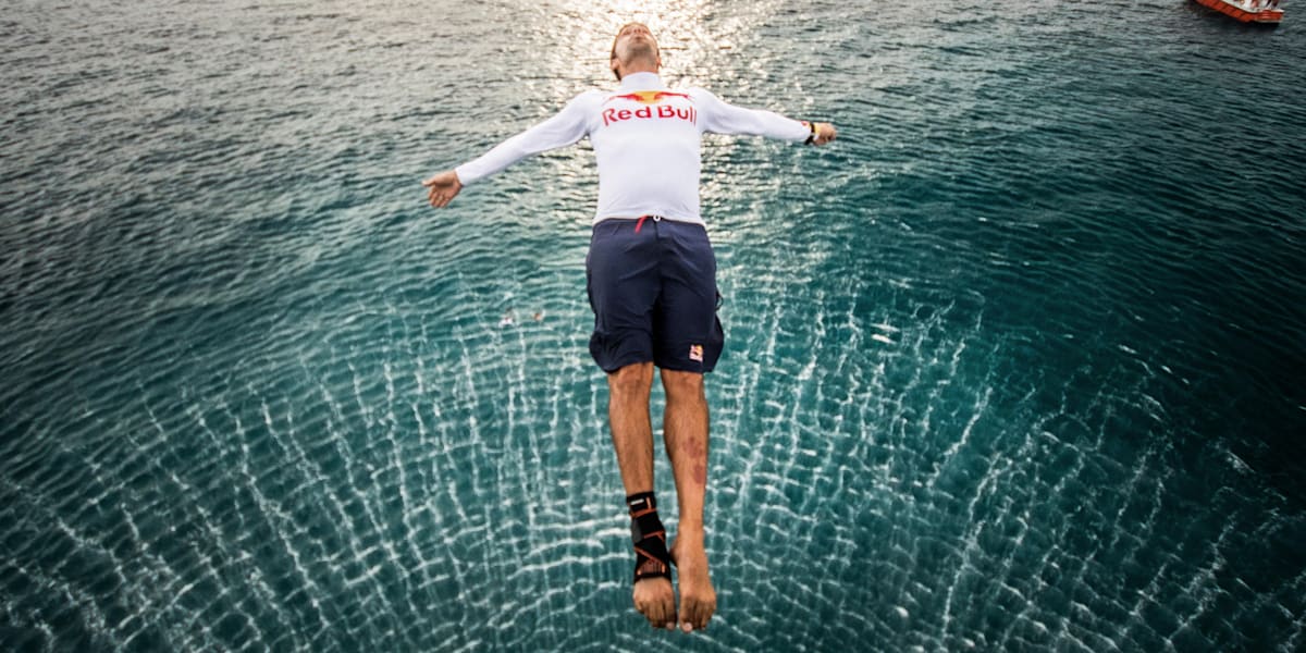 Orlando Duque: Best photos of the cliff diving legend