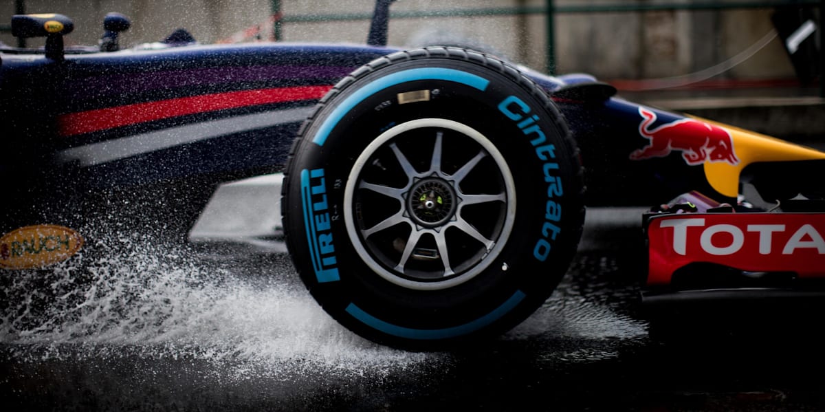 Wet weather F1 photography