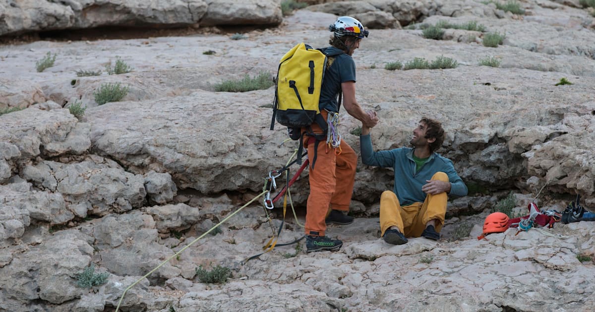 Into the light: Stefan Glowacz chute à Oman
