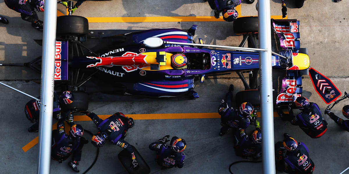 Red Bull Racing breaks pit stop record…five times!