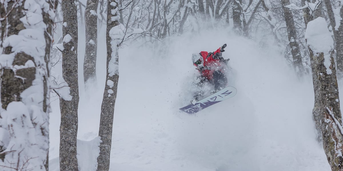 Snowboard: John Jackson ride des spots fous dans Driven