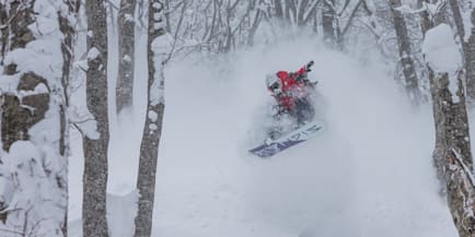 Snowboard: John Jackson ride des spots fous dans Driven