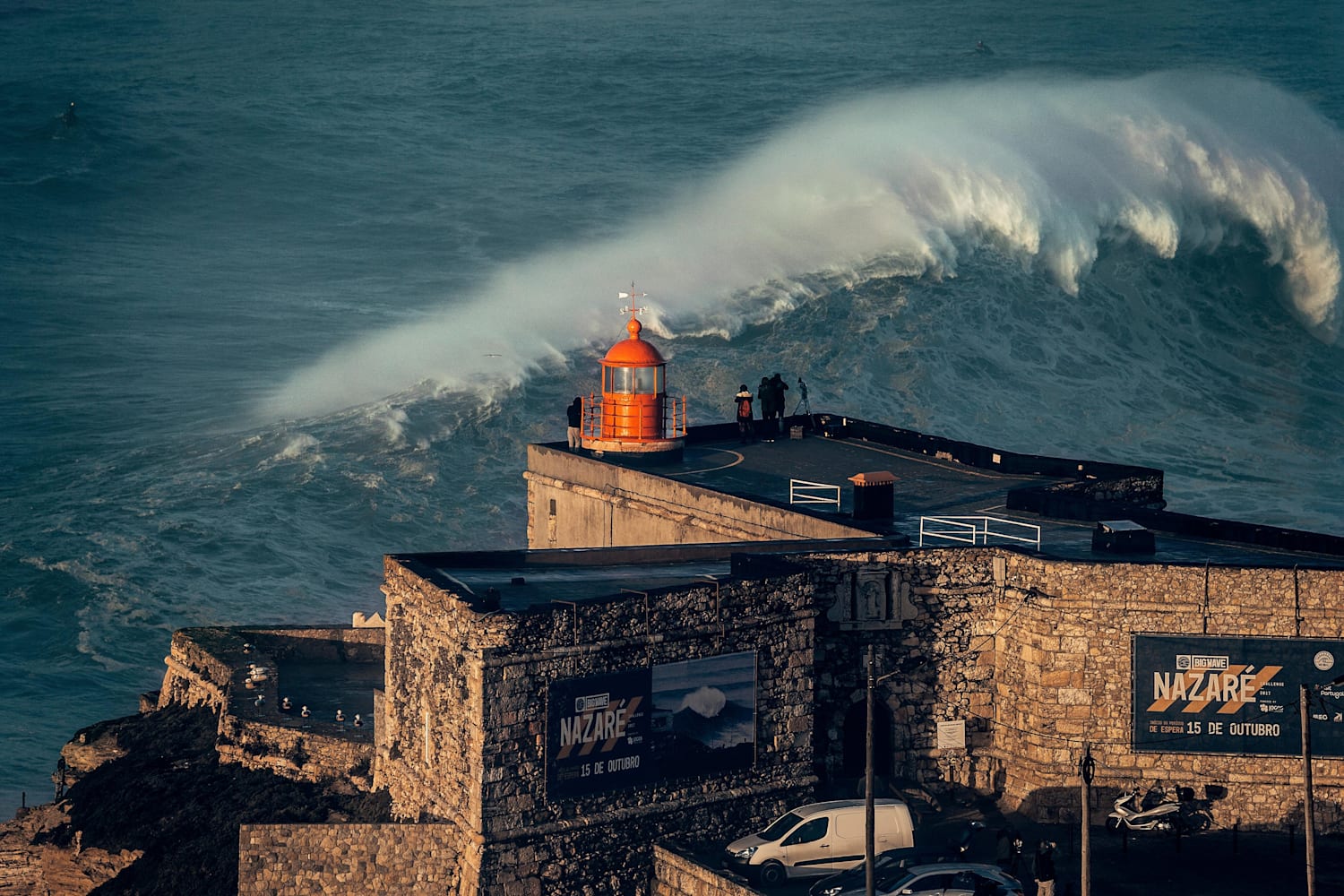 Sessions: November surfing swells at Nazaré