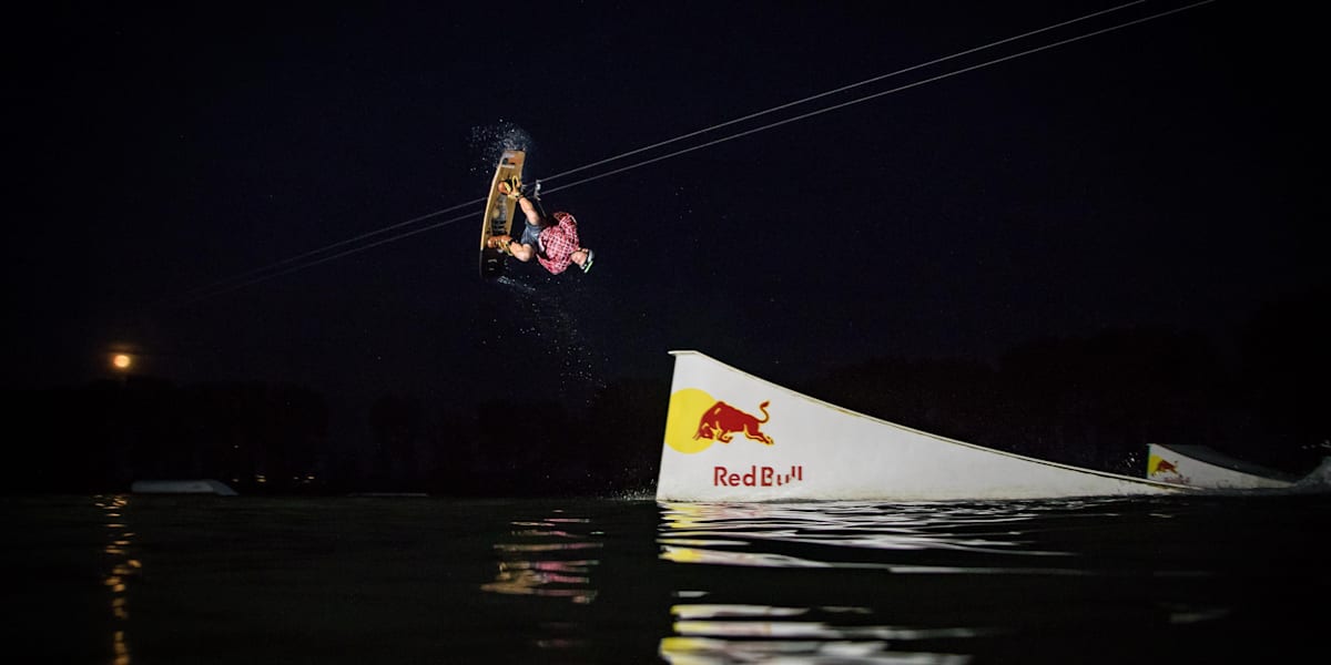 Red Bull Full Moon | Wakeboarding | Wake-Up Cable