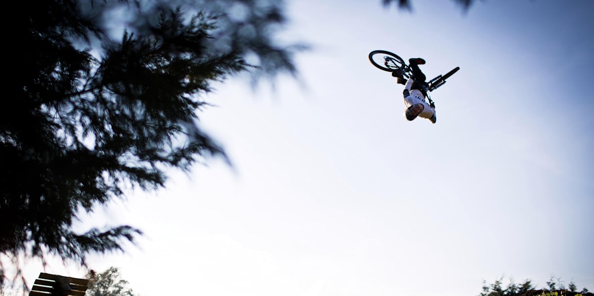 Matt Jones slopestyle MTB video | Red Bull Bike