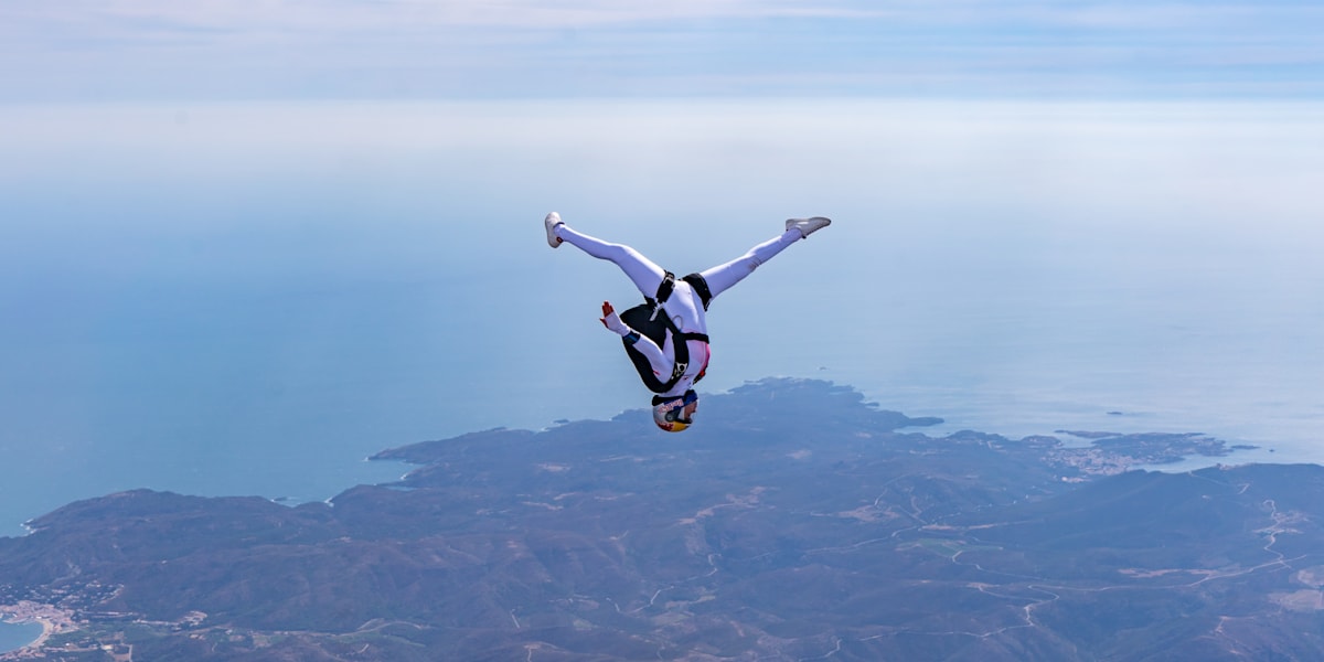 Indoor skydiving vs Skydiving - Differences explained!